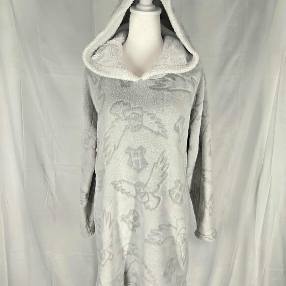 Disney | Intimates & Sleepwear | 15 Disney Pull Over Snuggler Coat ...